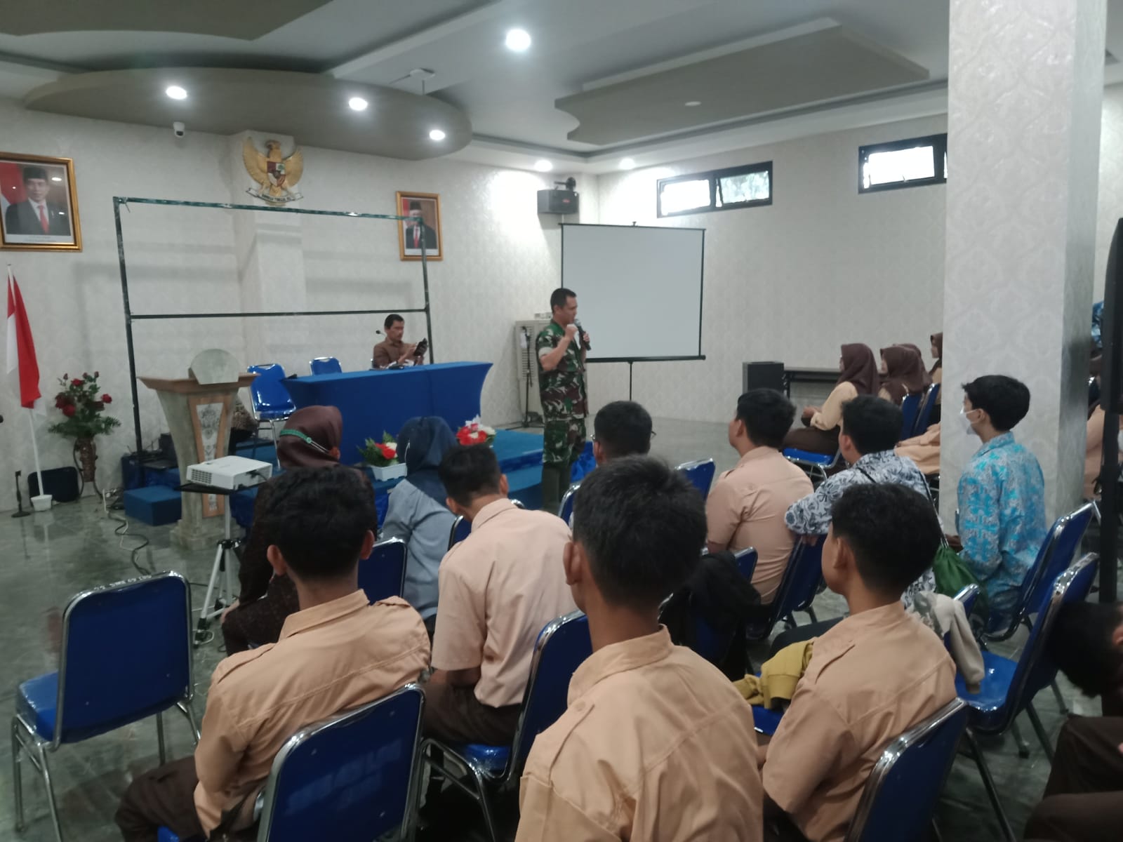 Di SMK 45 Lembang Dansub 16 Sektor 22 Paparkan Program Citarum Harum ...
