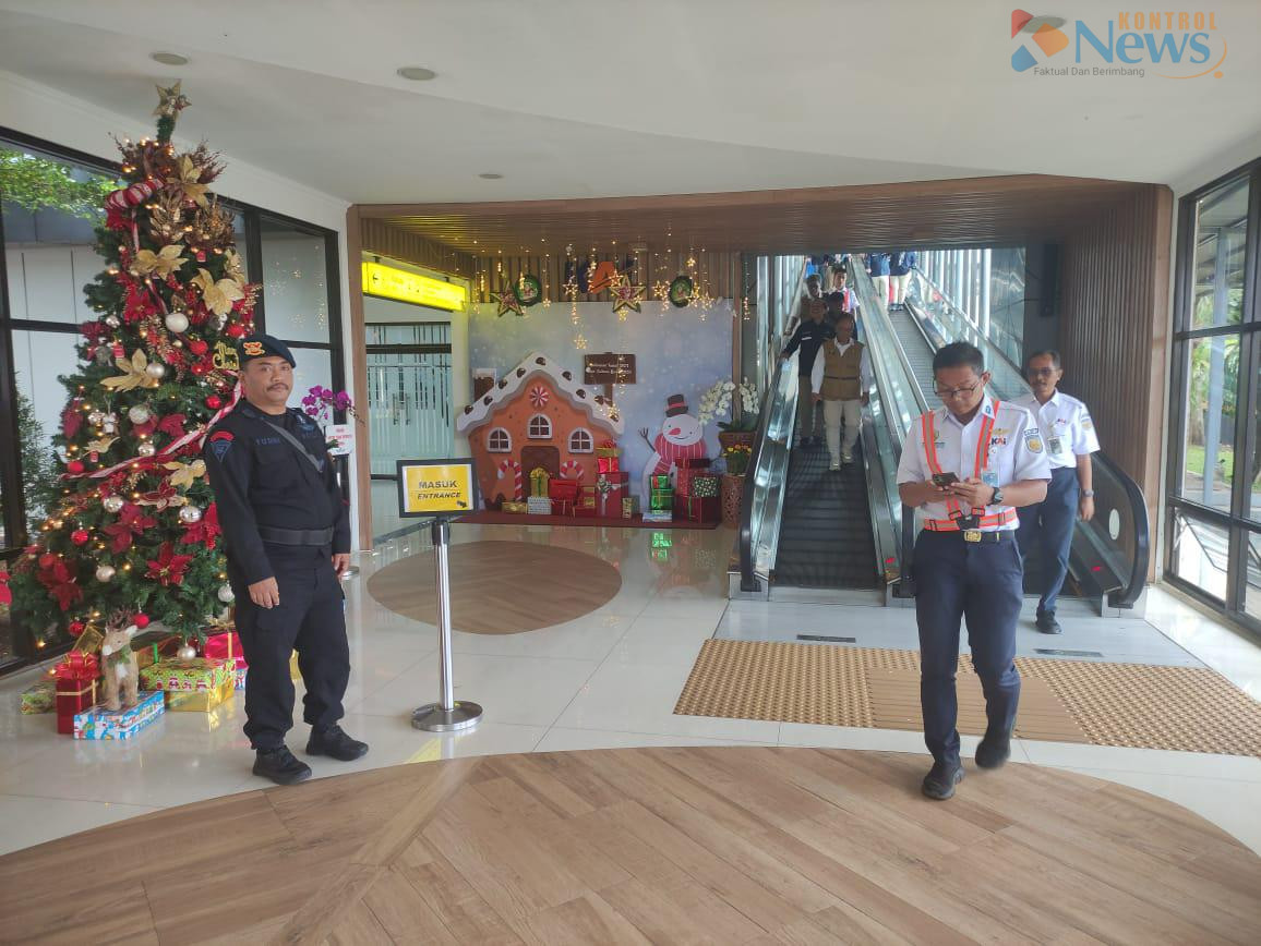 Sat Brimob Polda Jabar Pastikan Keamanan Arus Balik Di Stasiun Kota ...